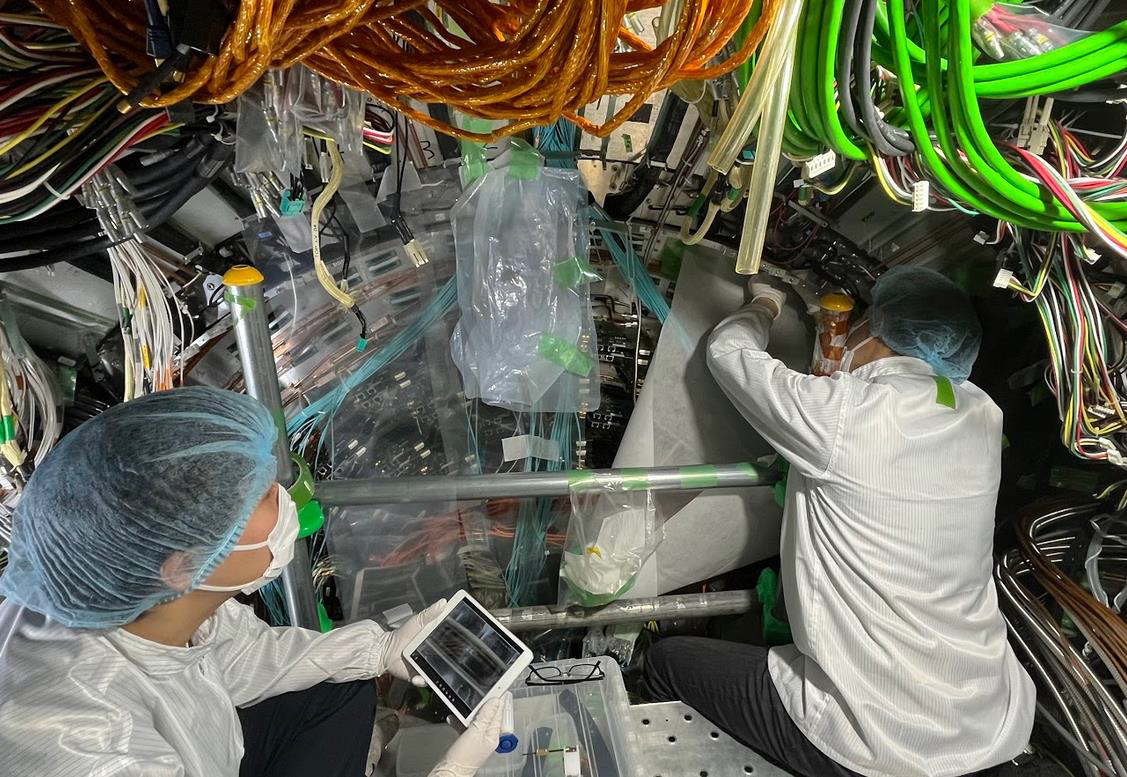 Belle II 実験、再始動！ - 約1年半の長期メンテナンス後、はじめての電子・陽電子衝突を観測 - 名古屋大学 素粒子宇宙起源研究所（KMI）